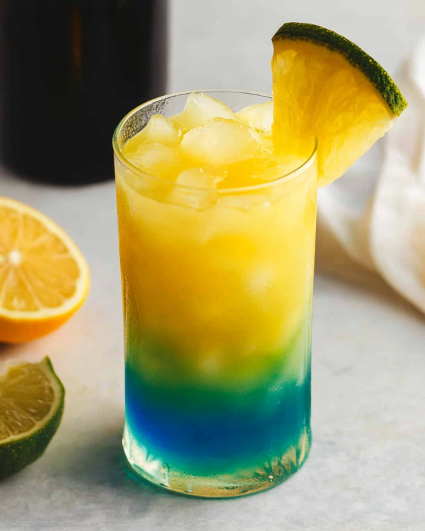 Tropische Limonade: Erfrischend und einfach zubereiten! - RezeptBrise